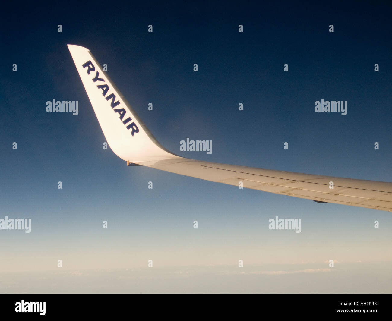 Ryan air window hi-res stock photography and images - Alamy