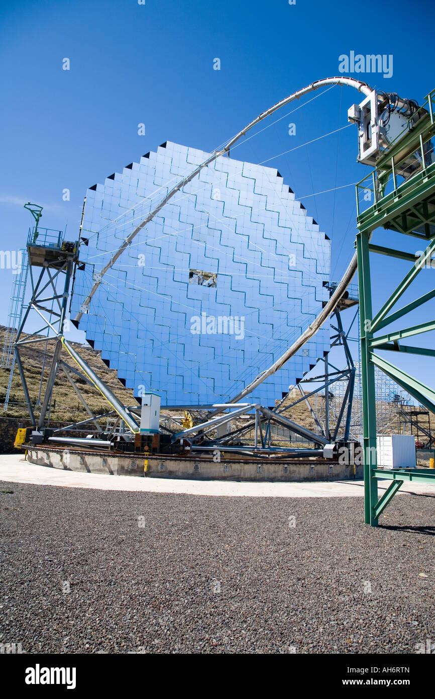 Cherenkov radiation hi-res stock photography and images - Alamy