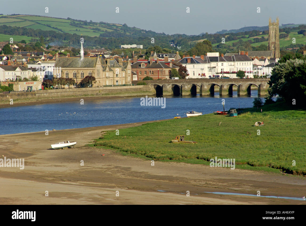 Barnstaple old road bridge over River Taw with Church Tower & rolling ...