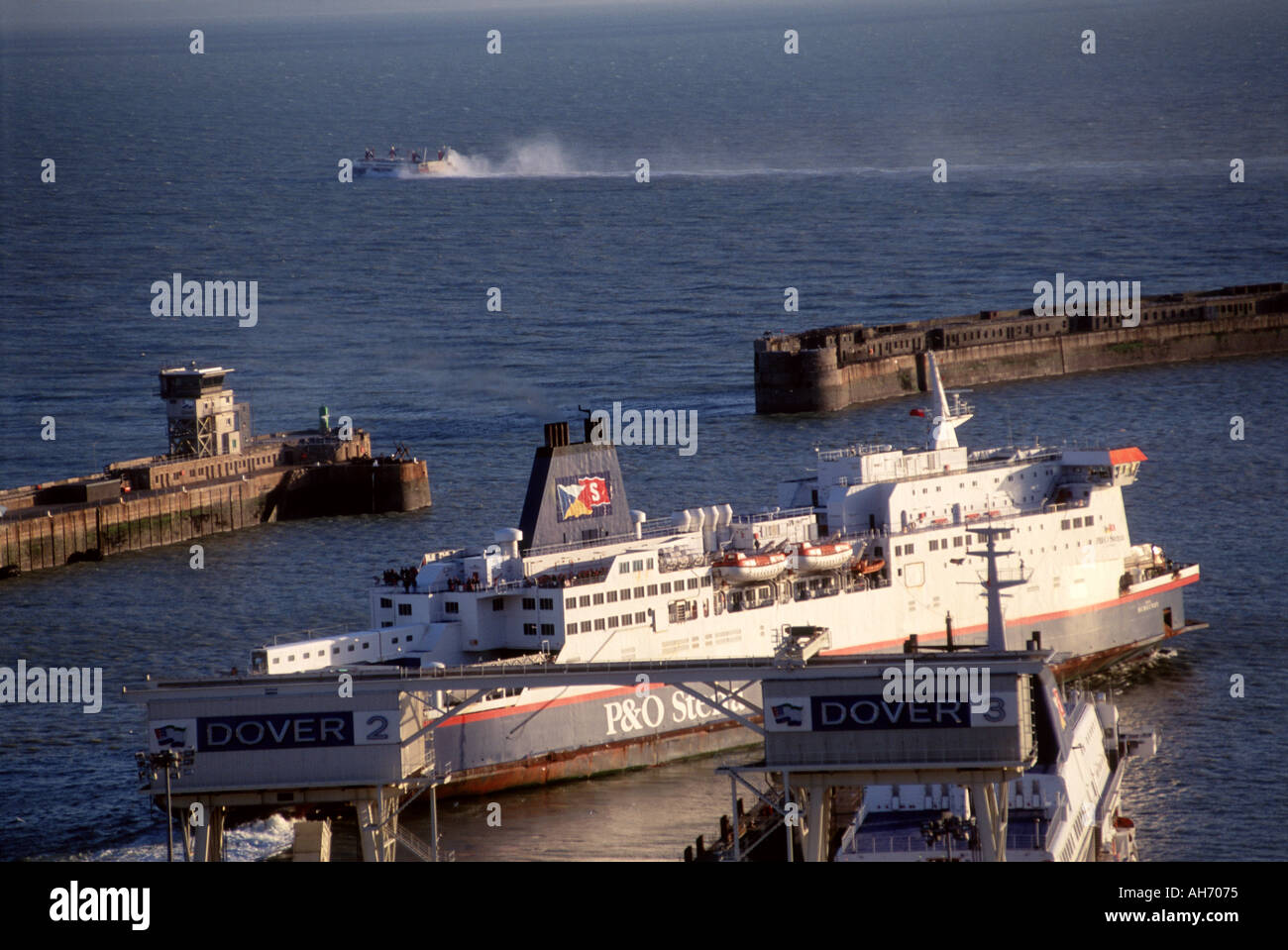 Dover ferry rain hi-res stock photography and images - Alamy