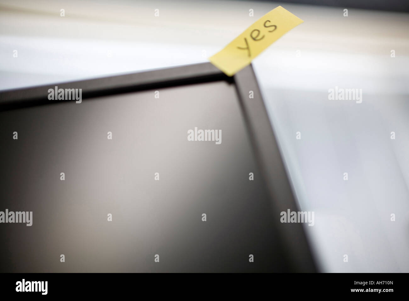 Postit computer hi-res stock photography and images - Alamy