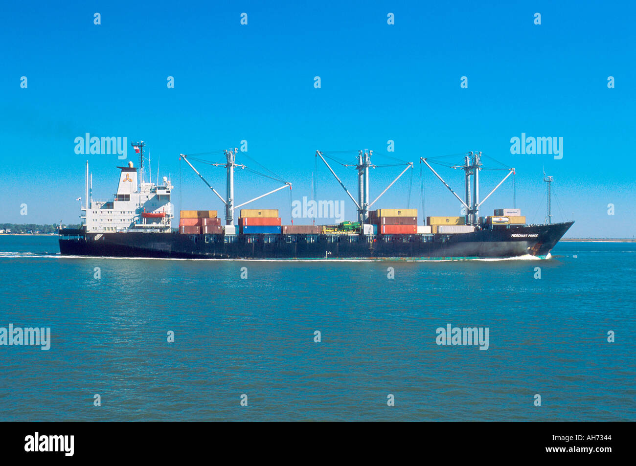 Self loading container ship hi-res stock photography and images - Alamy