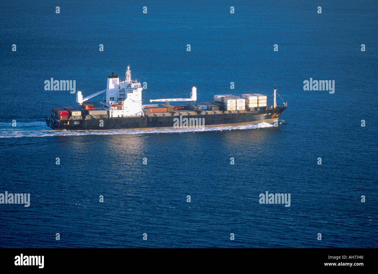 Self loading hi-res stock photography and images - Alamy