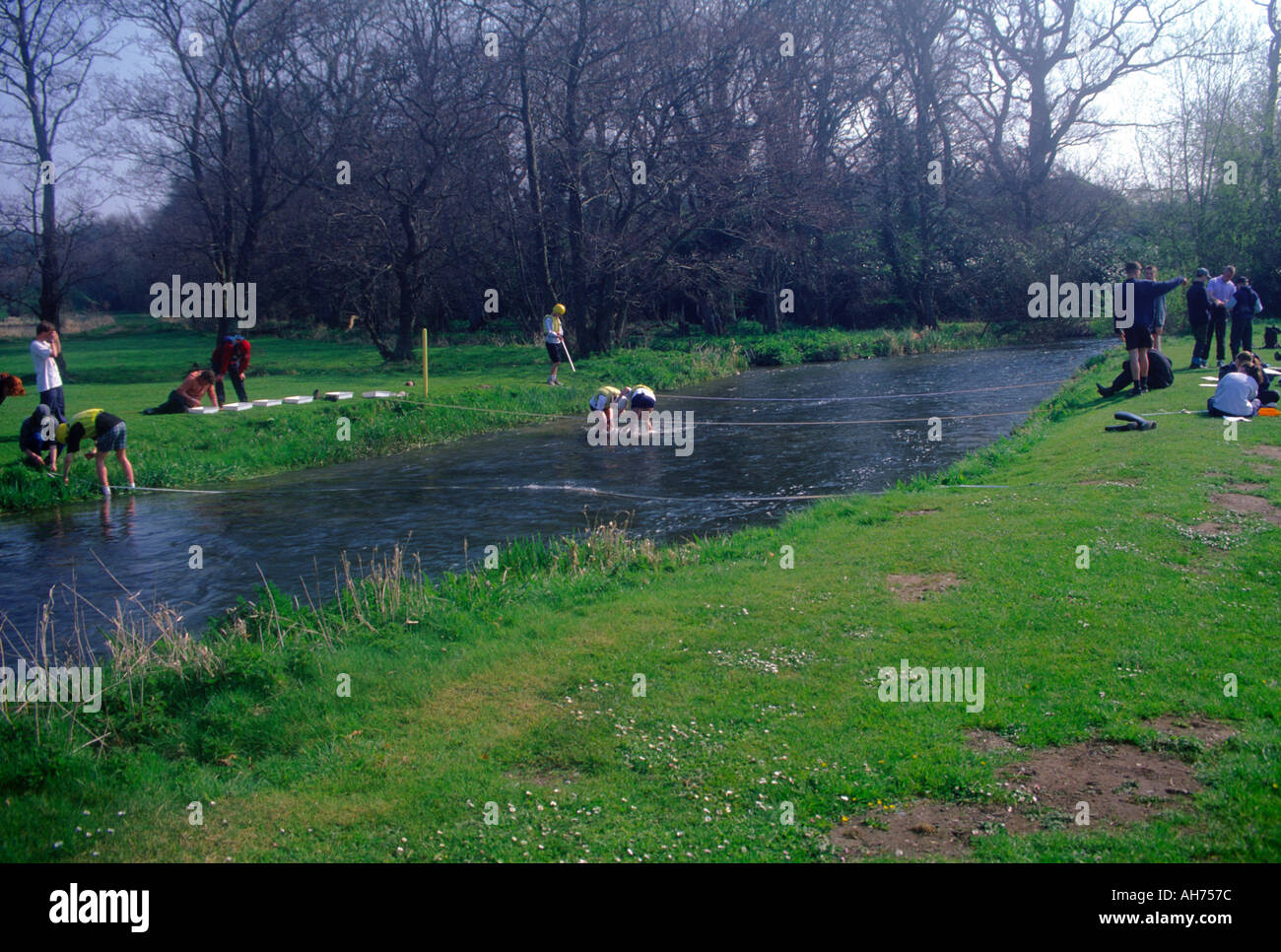 Biology students river hi-res stock photography and images - Alamy