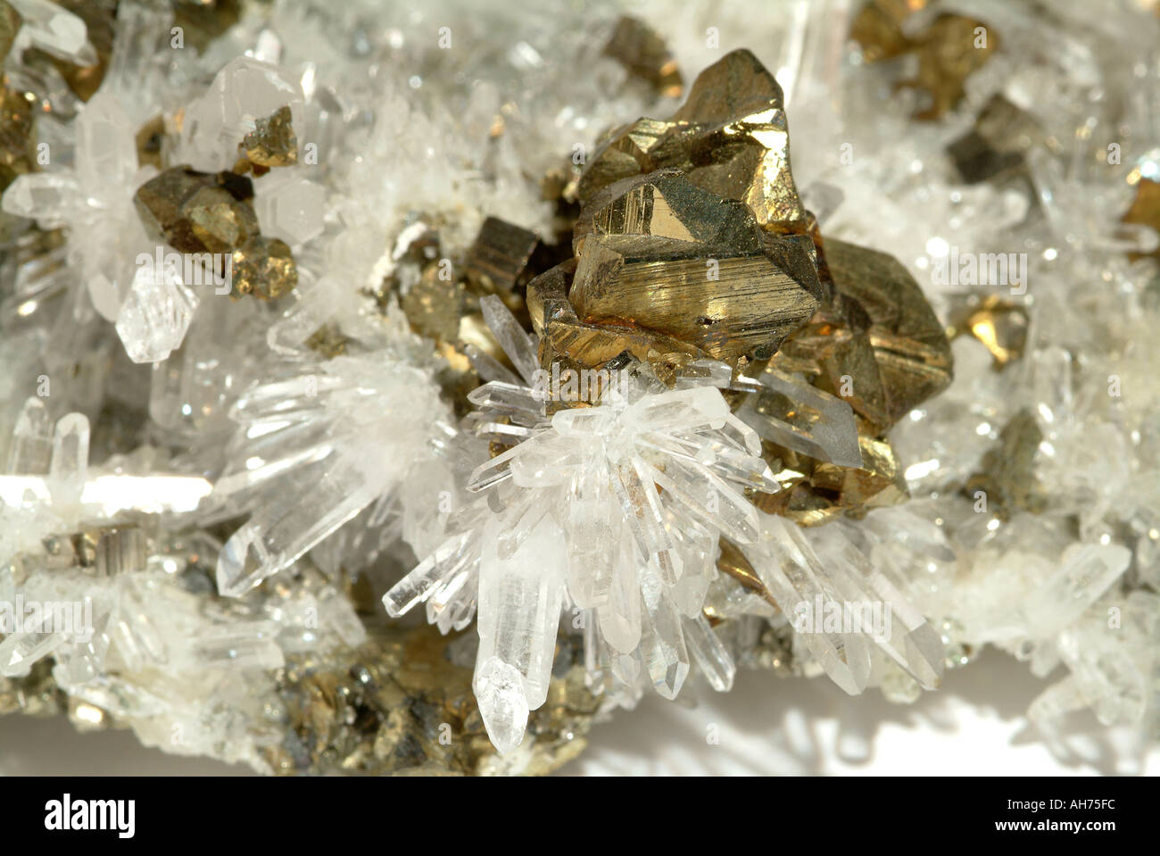 Chalcopyrite crystal hi-res stock photography and images - Alamy