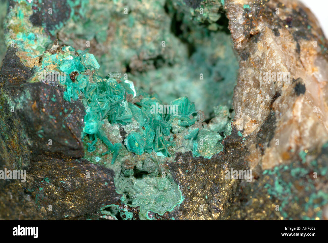 Tabular quartz hi-res stock photography and images - Alamy