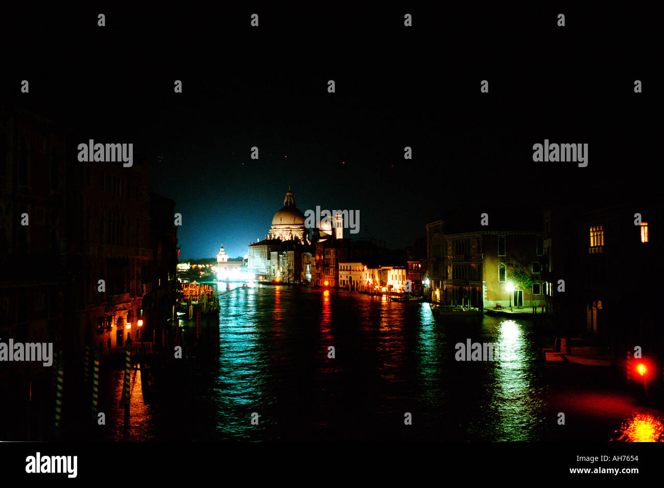 Light coloured canal boat hi-res stock photography and images - Alamy