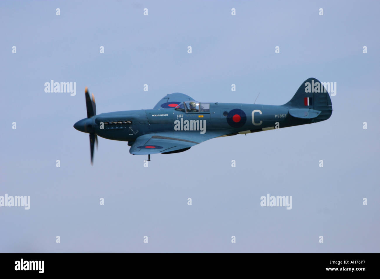 Spitfire hi-res stock photography and images - Alamy