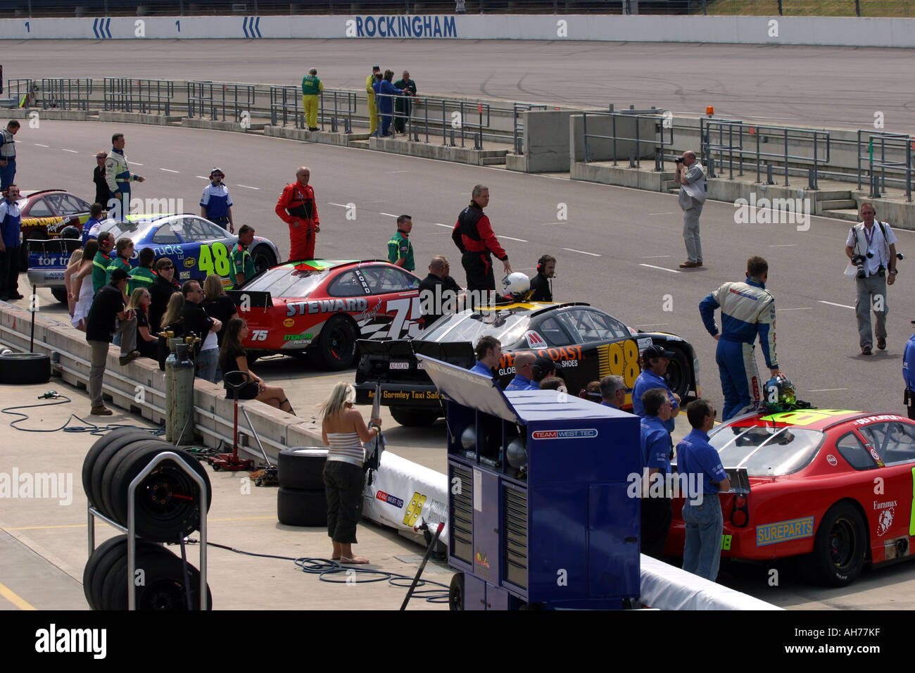 Race car engine nascar hi-res stock photography and images - Alamy