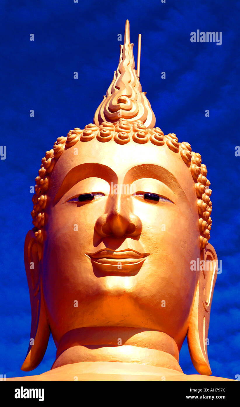 Golden big buddha koh faan buddhist temple wat statue hi-res stock ...