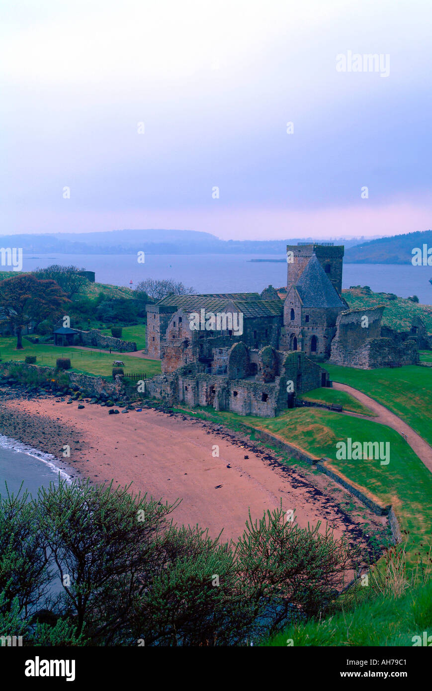 Edinburgh inchcolm abbey hi-res stock photography and images - Alamy