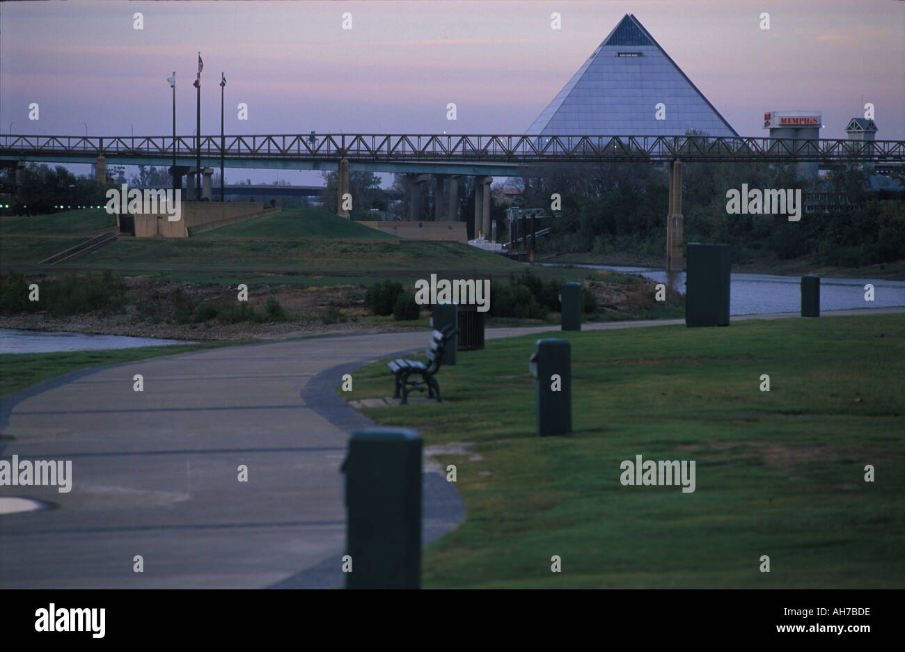 Pyramid at Dusk as viewed from Riverside Drive along the Mississippi ...