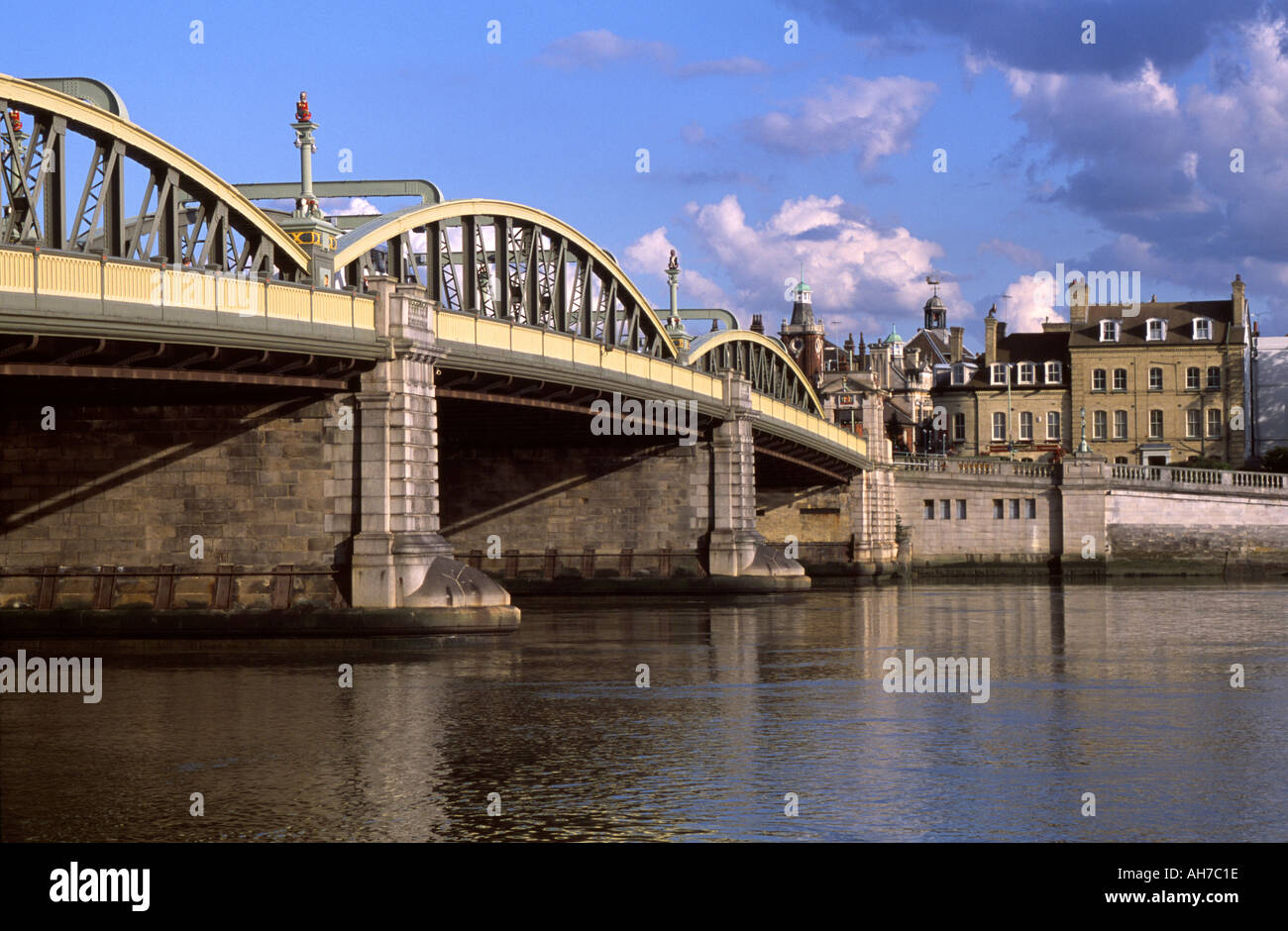 Road bridge rochester hi-res stock photography and images - Alamy