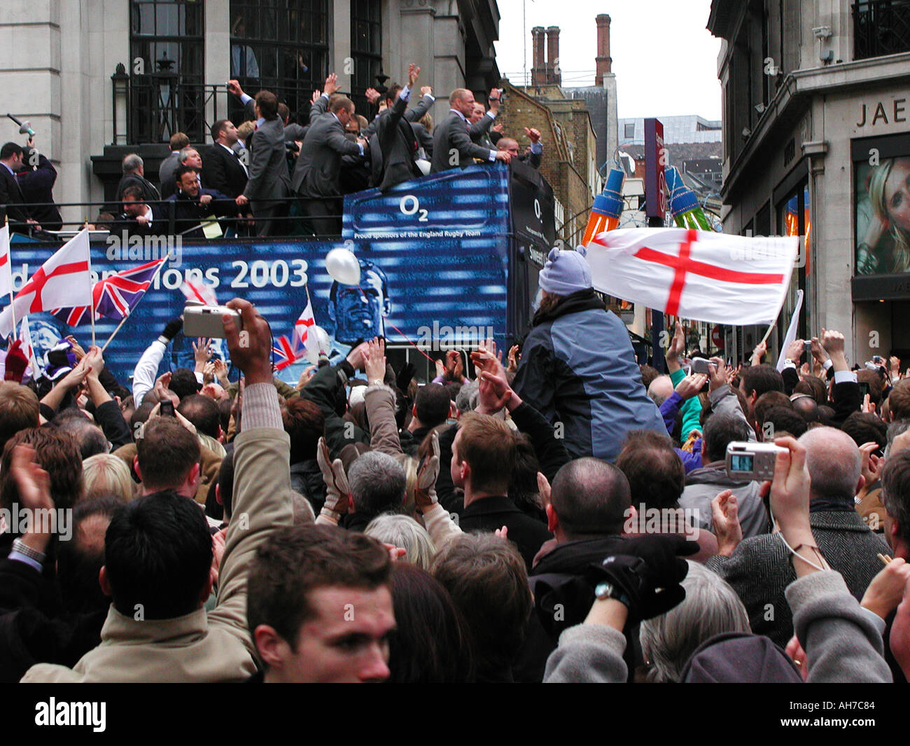 England Rugby World Champions 2003 Victory Parade on Sweet Chariot ...