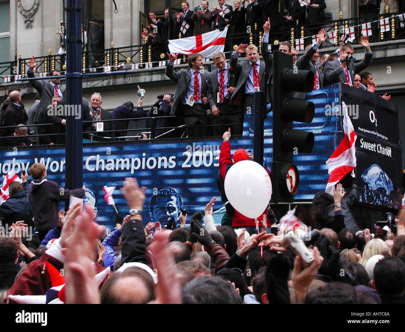 England Rugby World Champions 2003 Victory Parade on Sweet Chariot ...