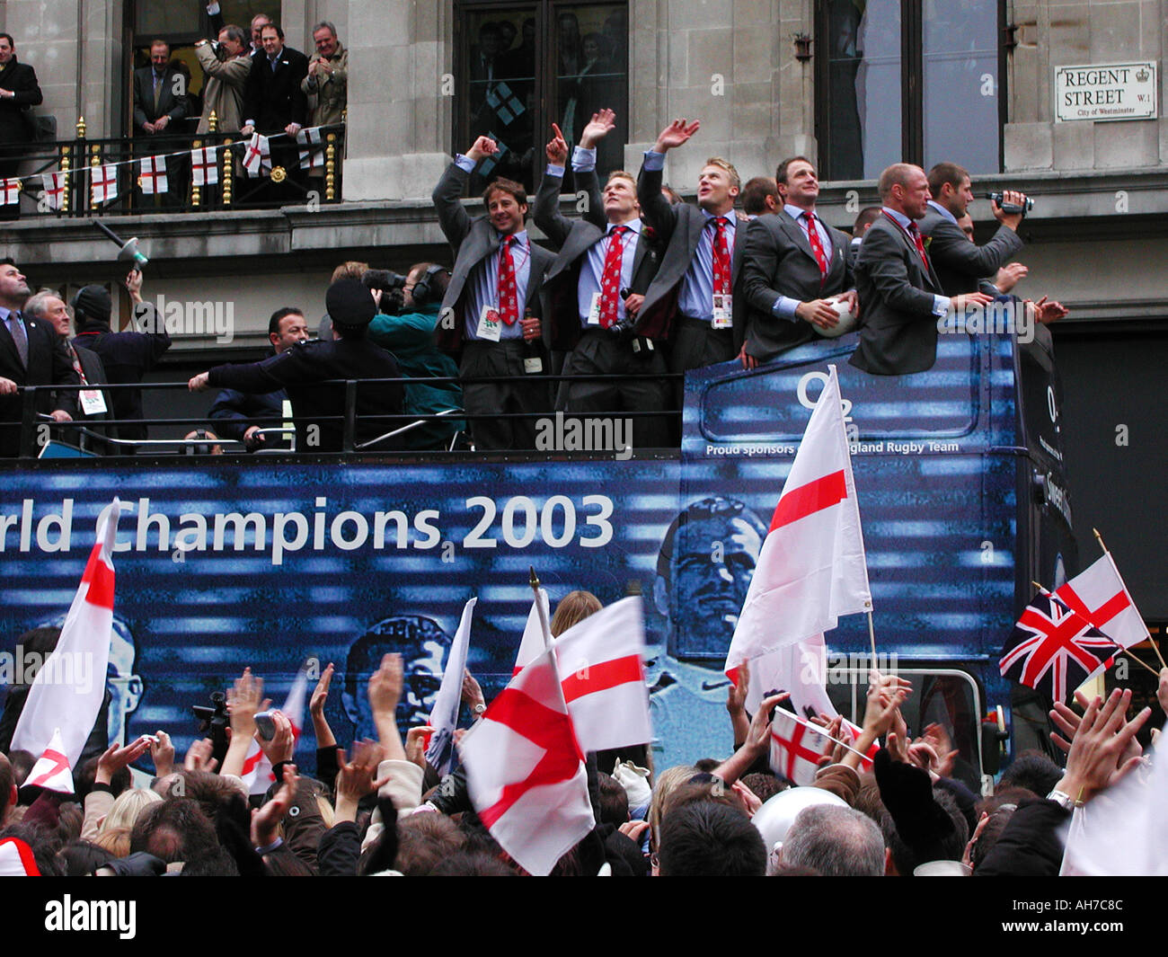 England Rugby World Champions 2003 Victory Parade on Sweet Chariot ...