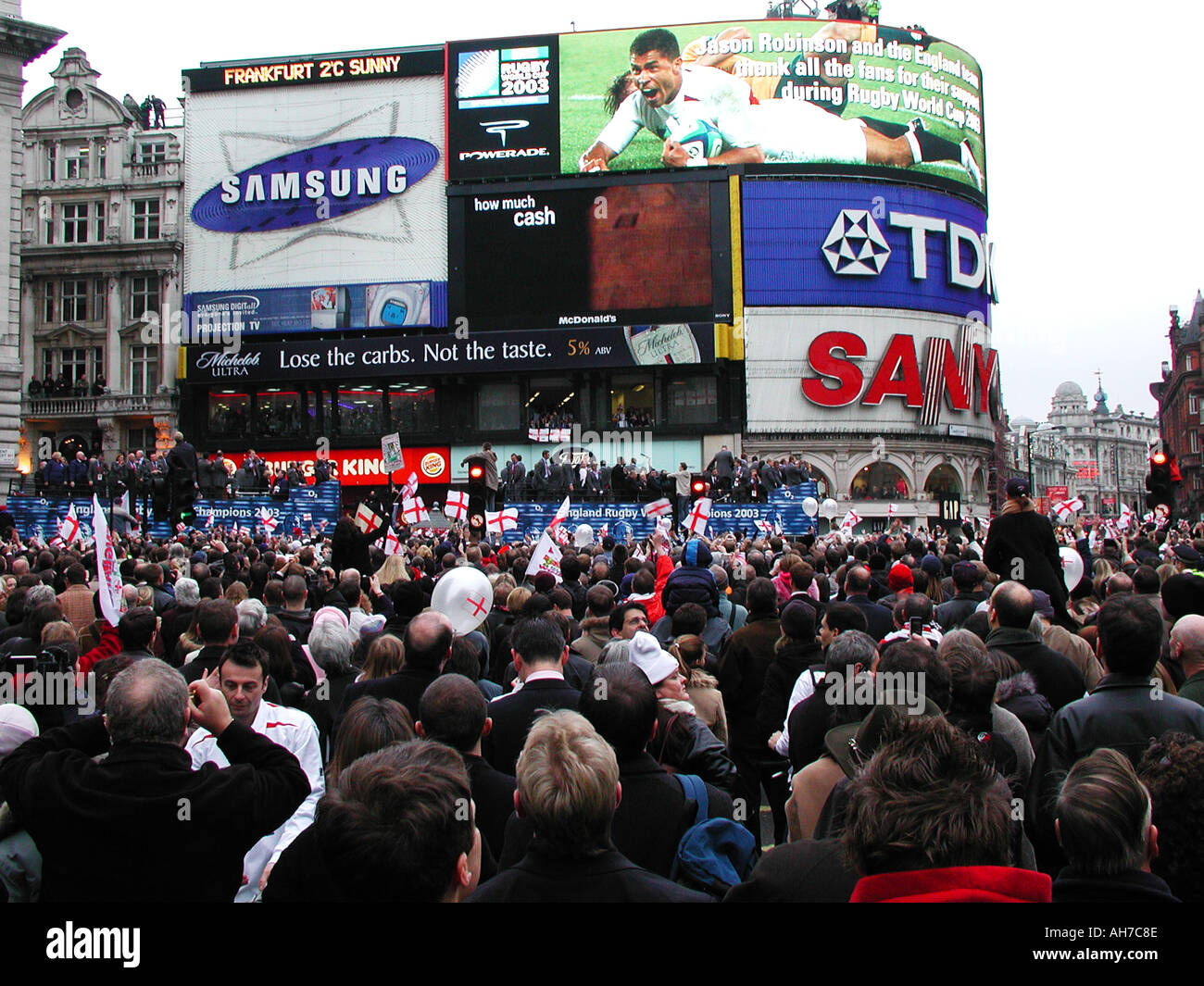 England Rugby World Champions 2003 Victory Parade on Sweet Chariot ...