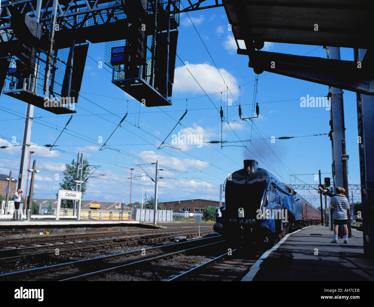 The "Sir Nigel Gresley", a Mallard Class steam locomotive, arriving at ...