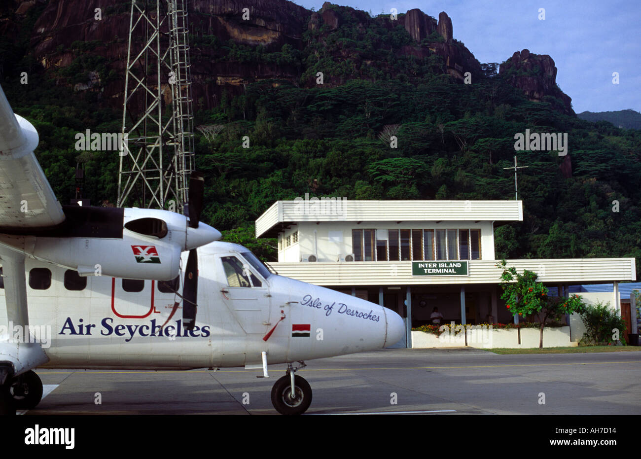 Inter island plane and airport terminal Mahe Seychelles Stock Photo - Alamy