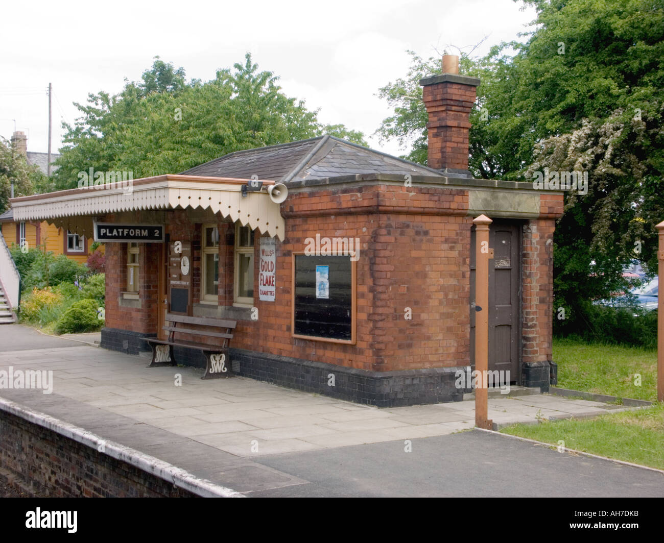 Platform 2 Toddington Station GWR Stock Photo - Alamy