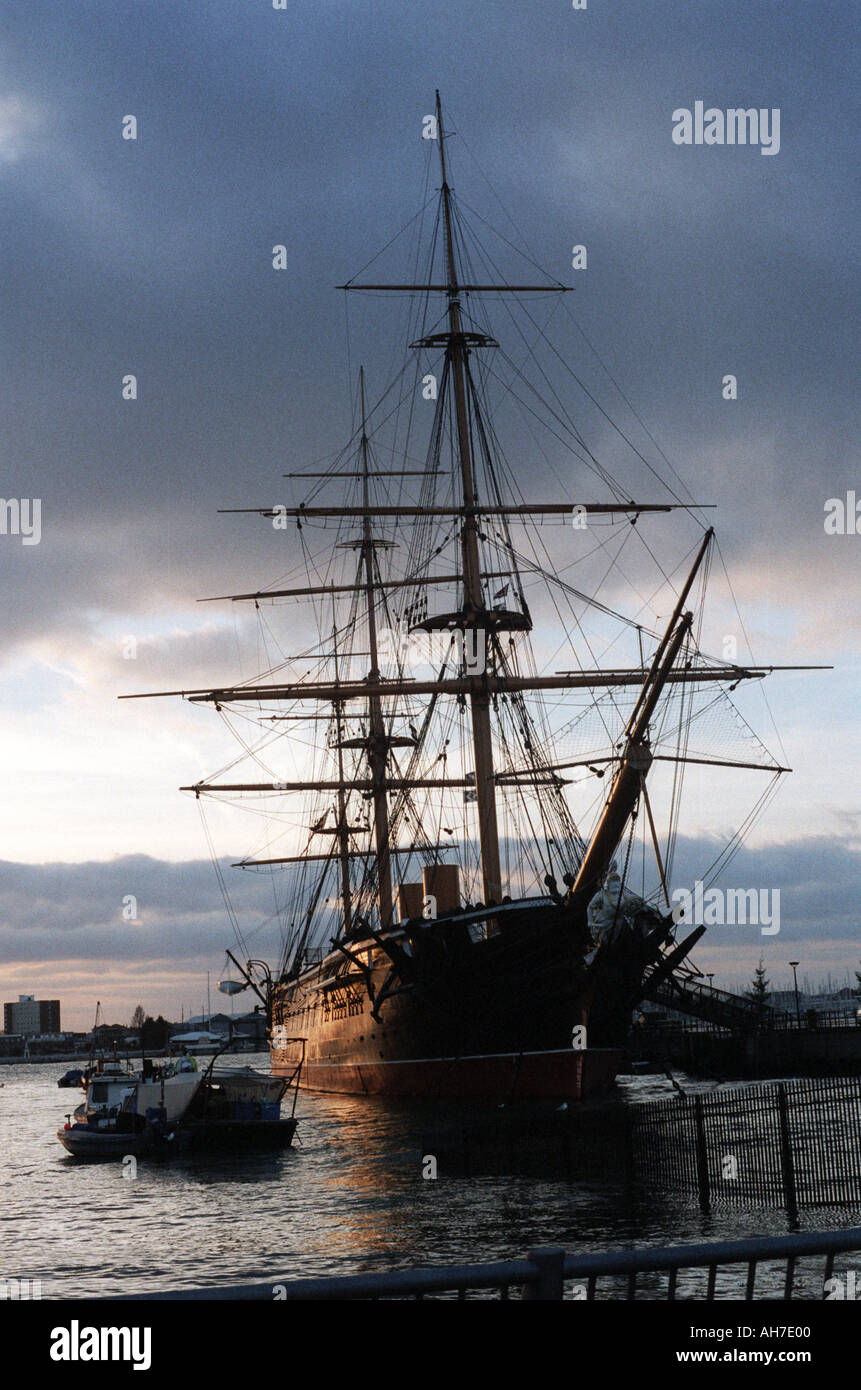 Hms warrior cannon hi-res stock photography and images - Alamy