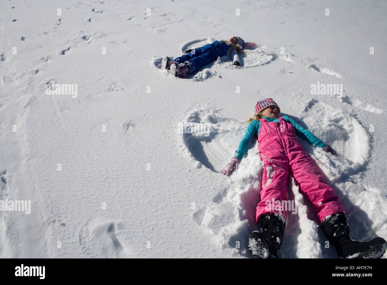 Two angels looking down hi-res stock photography and images - Alamy