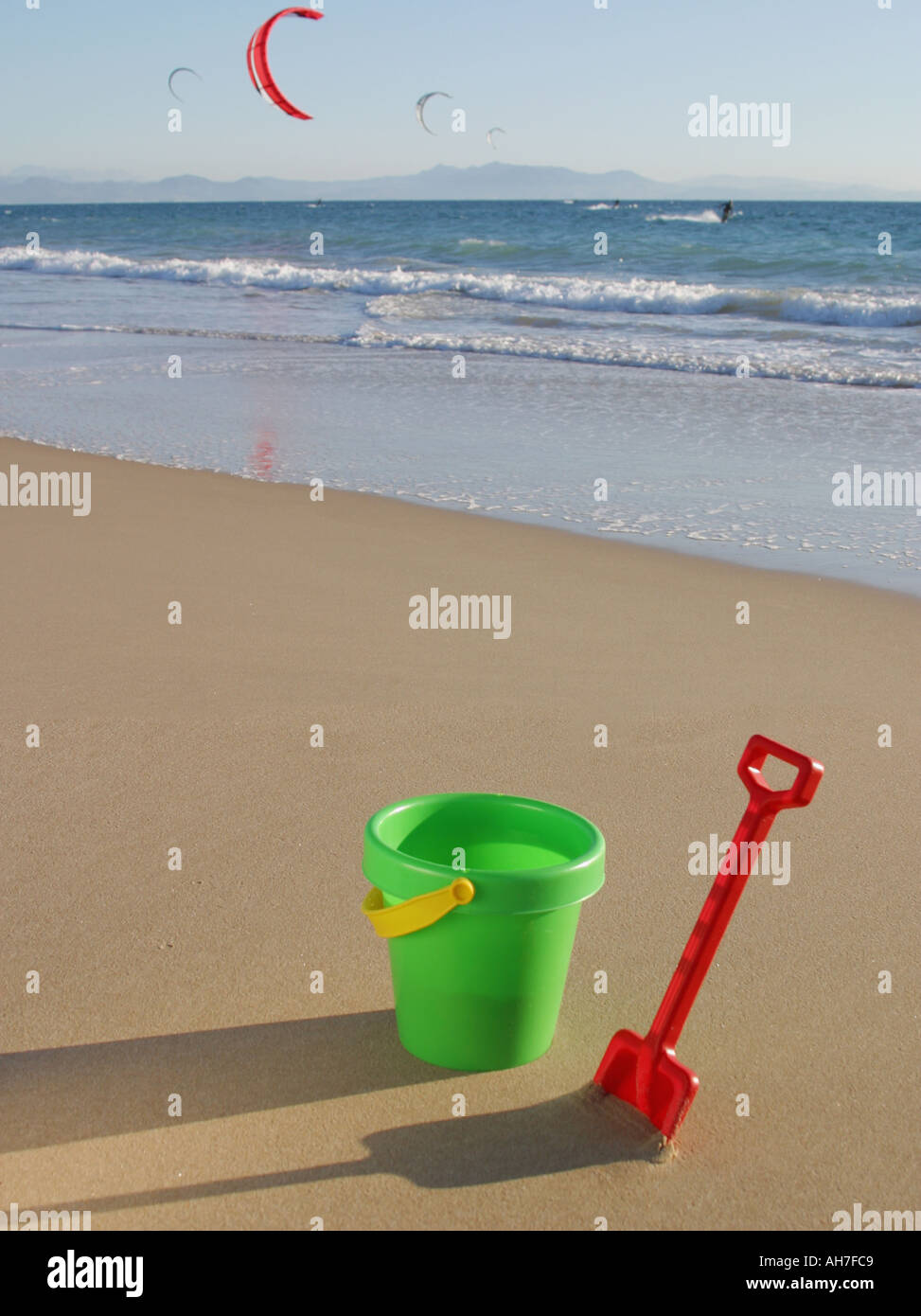 Bucket spade beach hi-res stock photography and images - Alamy