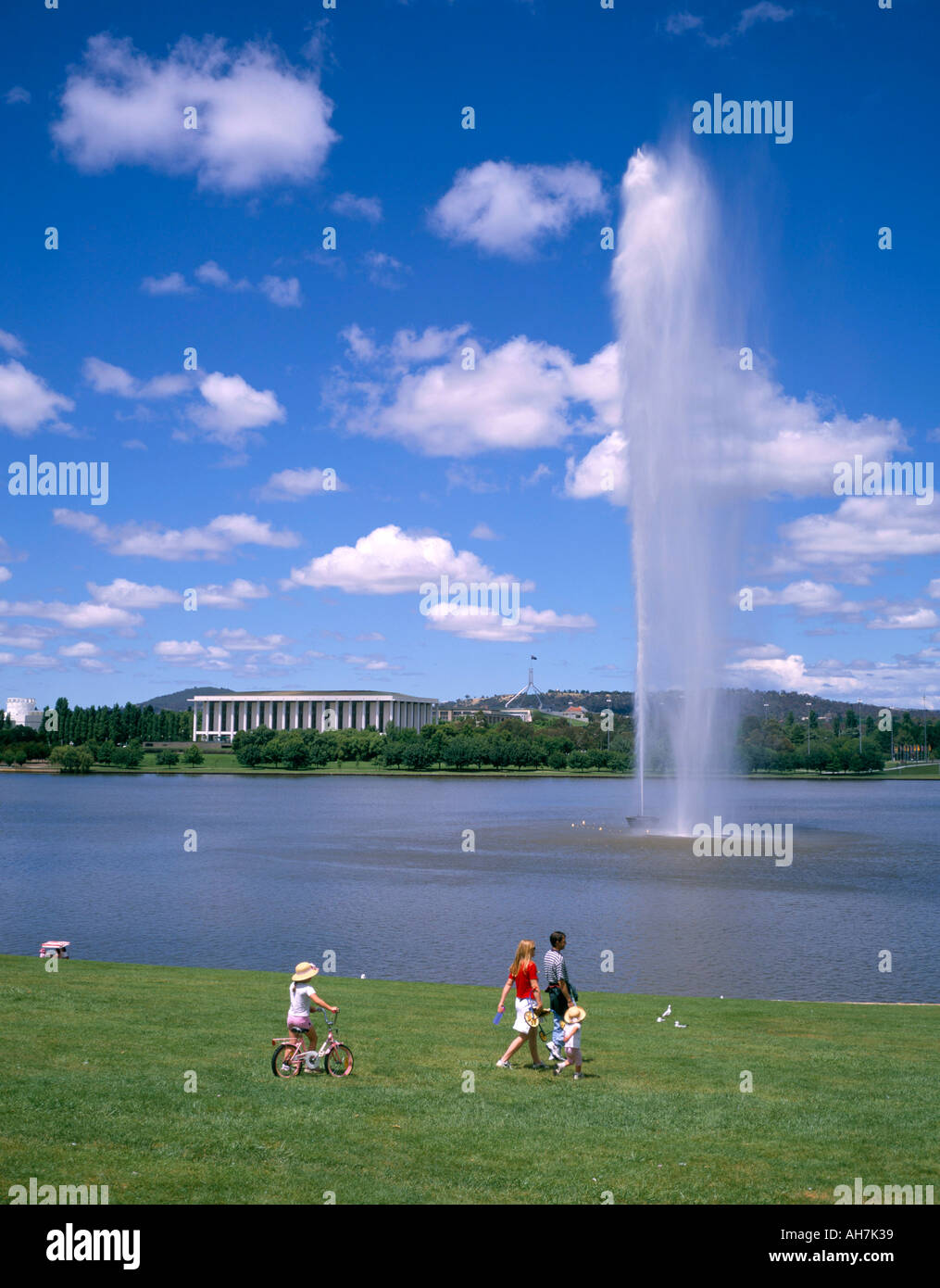 Captain cook memorial water jet hi-res stock photography and images - Alamy