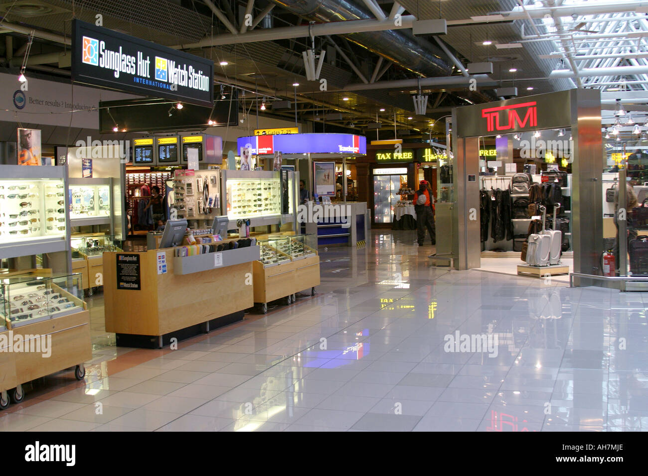 Heathrow Airport Terminal 4 London UK Stock Photo - Alamy