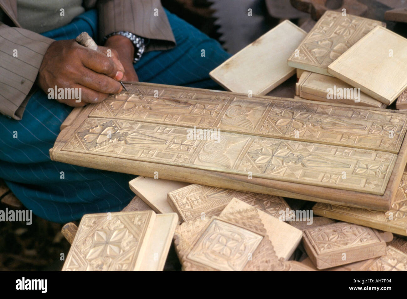 Ethiopian sculptor hi-res stock photography and images - Alamy