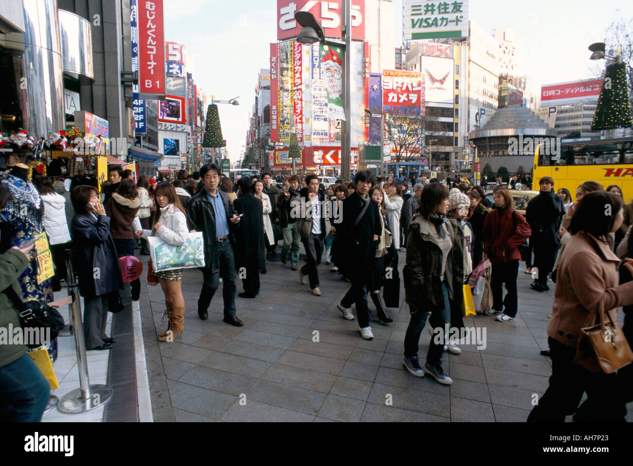 Street scene Shinjuku Tokyo Japan Asia Stock Photo - Alamy