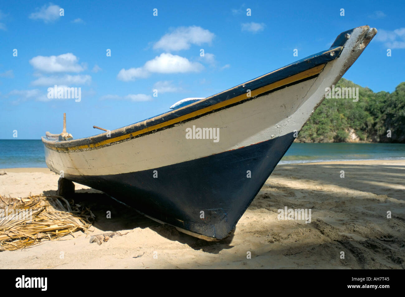 Traditional fishing boat venezuela hi-res stock photography and images ...