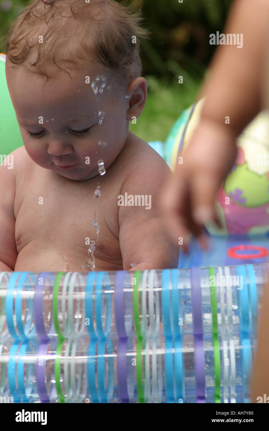 Baby paddling pool hi-res stock photography and images - Alamy