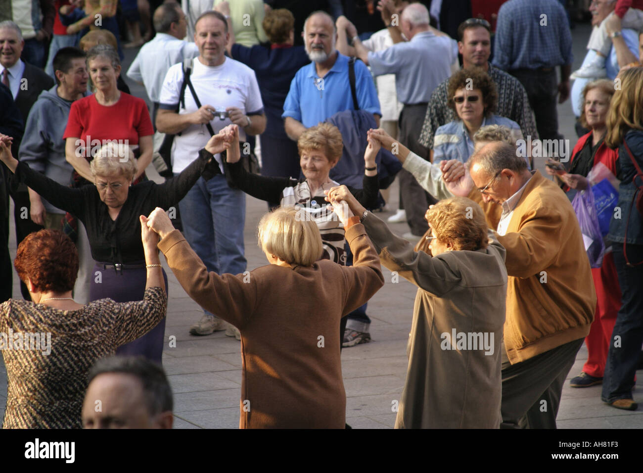 Barcelona Spain La Sardana National dance of Catalunya Stock Photo - Alamy