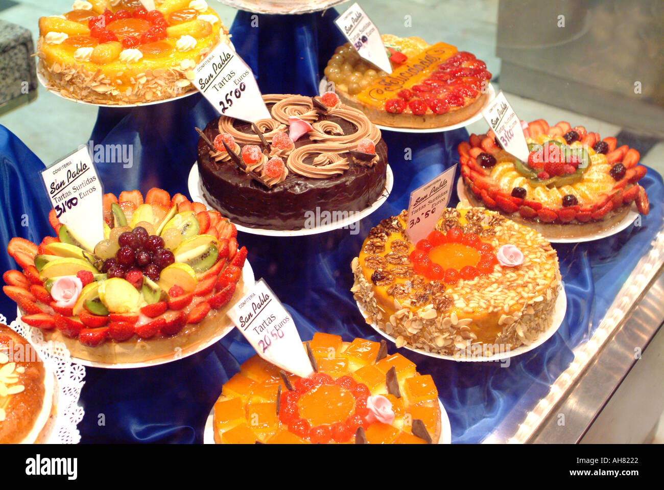 Selection cakes in shop window hi-res stock photography and images - Alamy