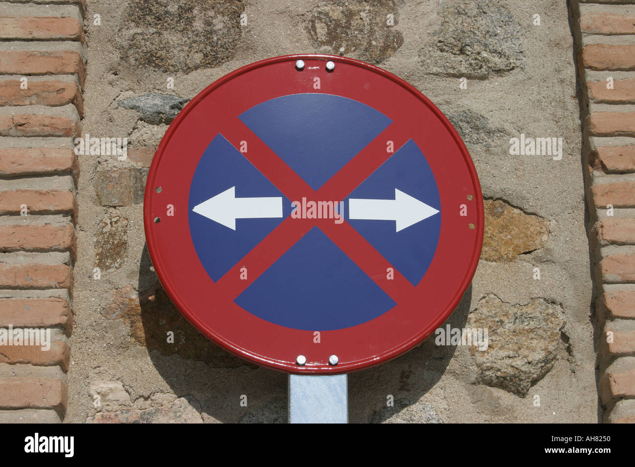 Street sign signalling no parking in either direction Stock Photo - Alamy