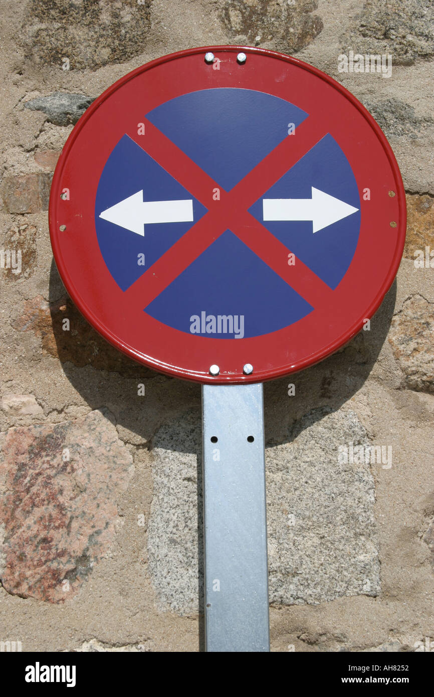 Street sign signalling no parking in either direction Stock Photo - Alamy