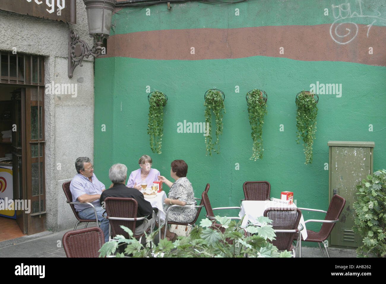 Madrid Spain Outdoor cafe life Stock Photo - Alamy