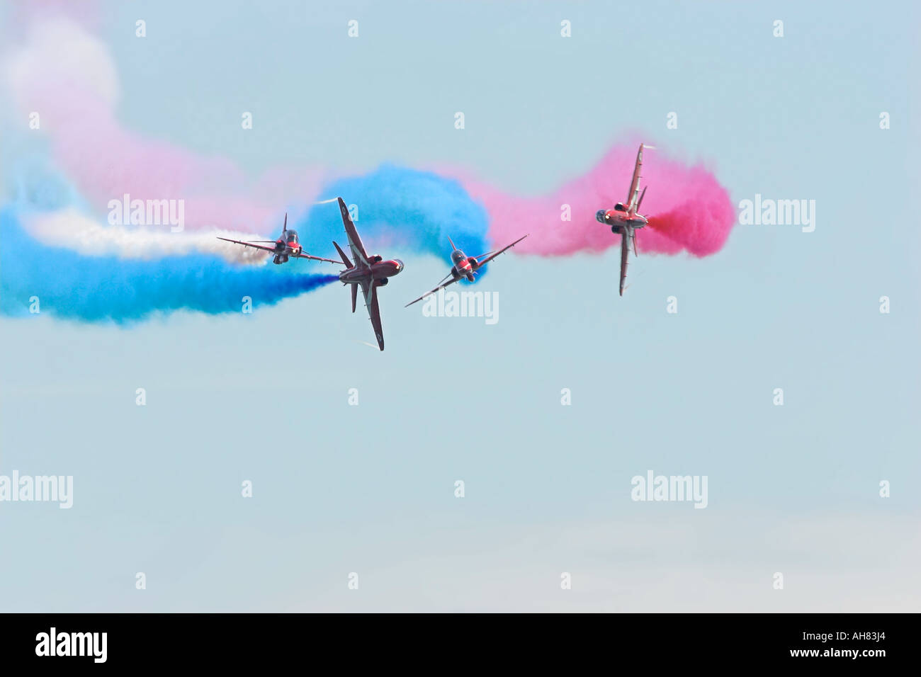 Royal red cross hi-res stock photography and images - Alamy