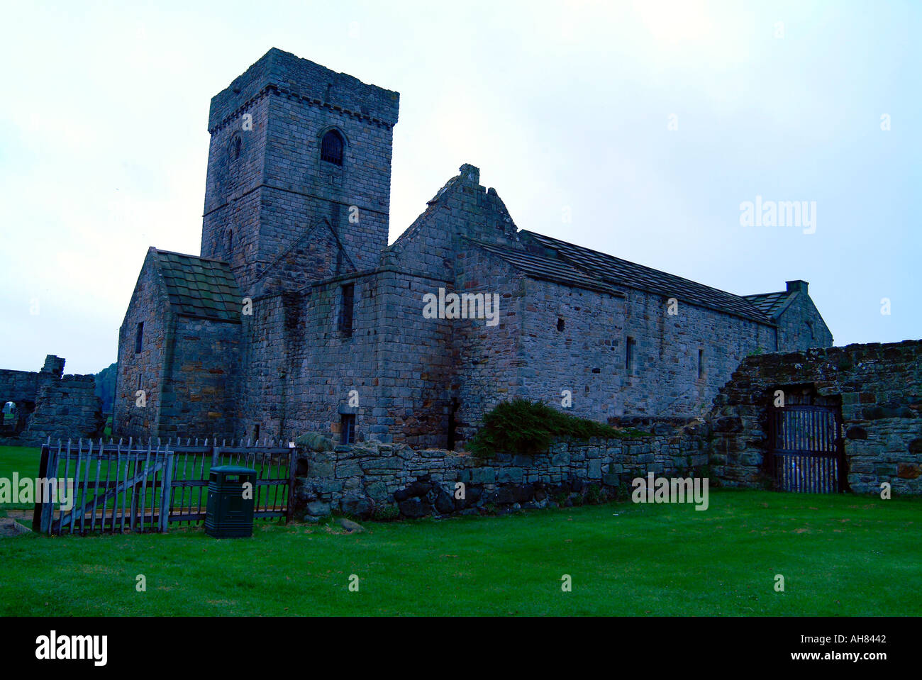 Edinburgh inchcolm abbey hi-res stock photography and images - Alamy