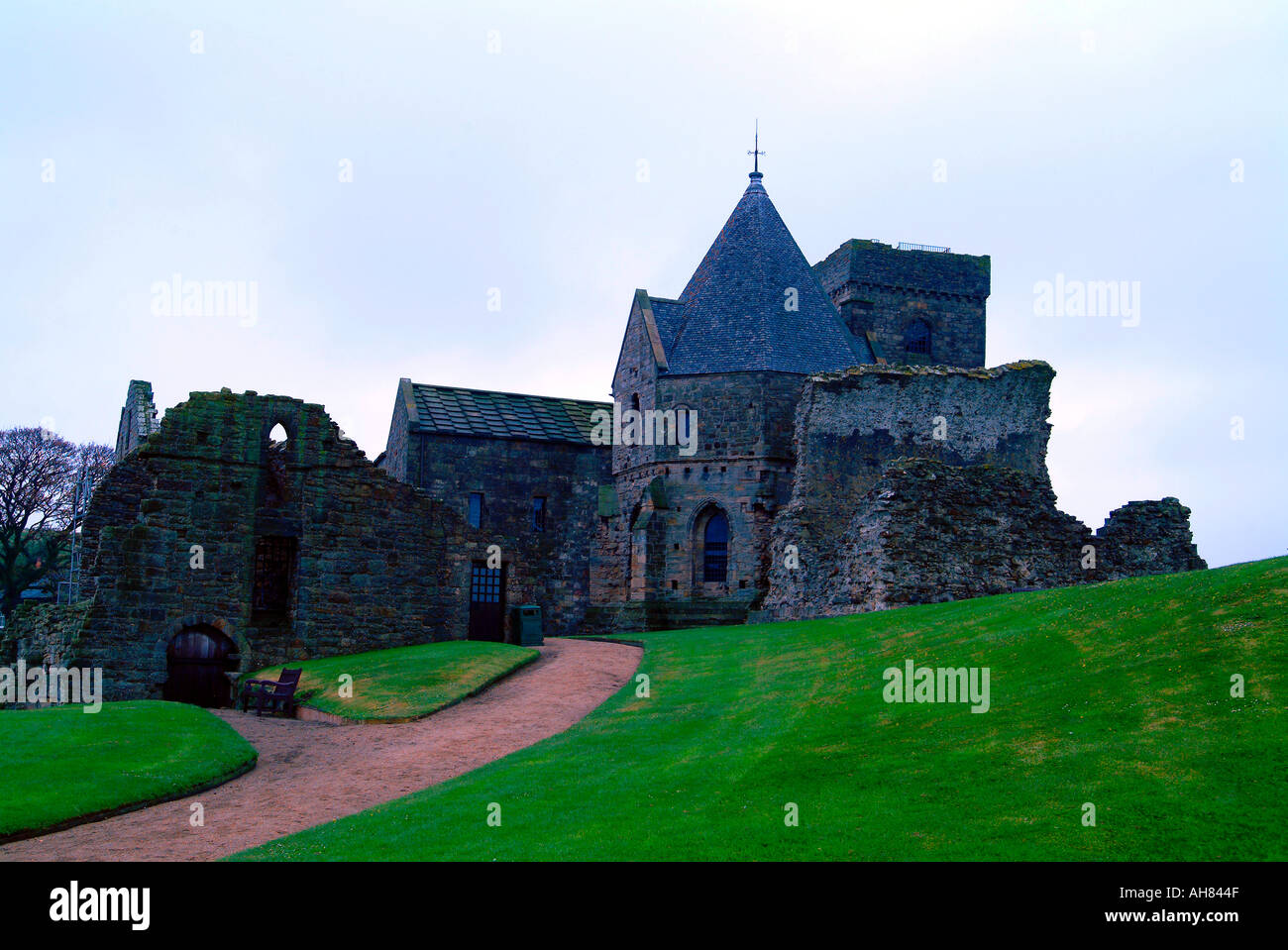 Edinburgh inchcolm abbey hi-res stock photography and images - Alamy