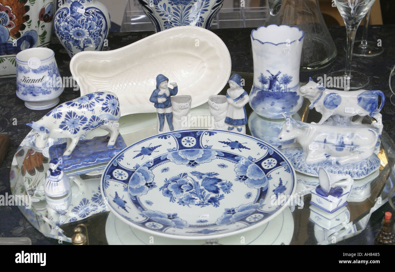 Holland Delft china Stock Photo - Alamy