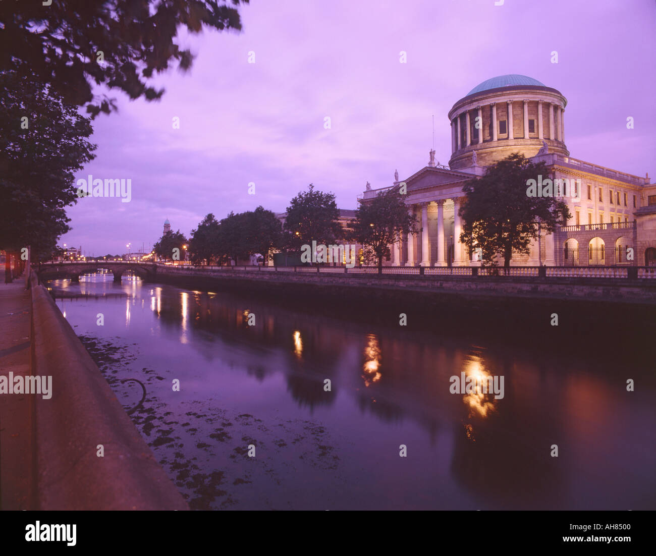 Four courts law hi-res stock photography and images - Alamy