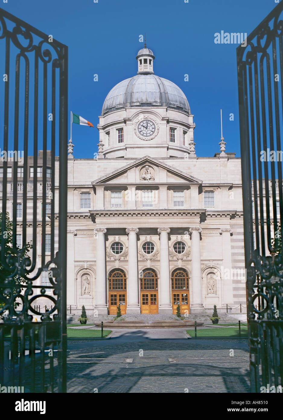 Government Buildings Dublin Stock Photos & Government Buildings Dublin ...