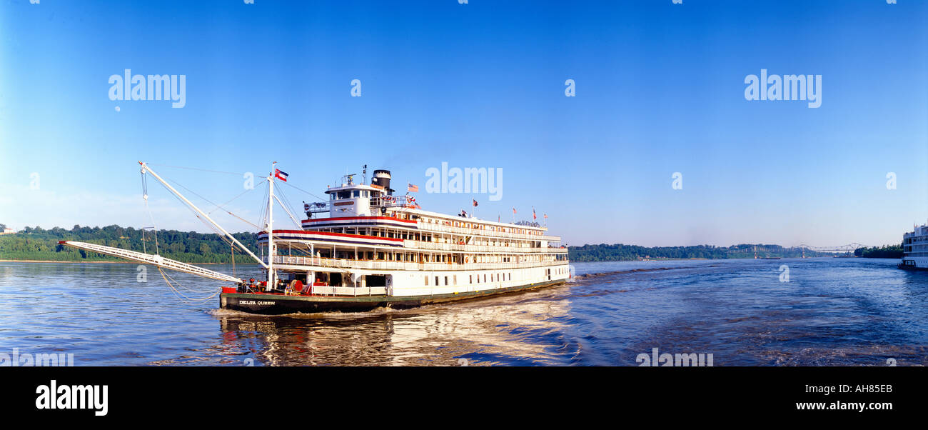 Delta Queen steamboat on Mississippi River Stock Photo - Alamy
