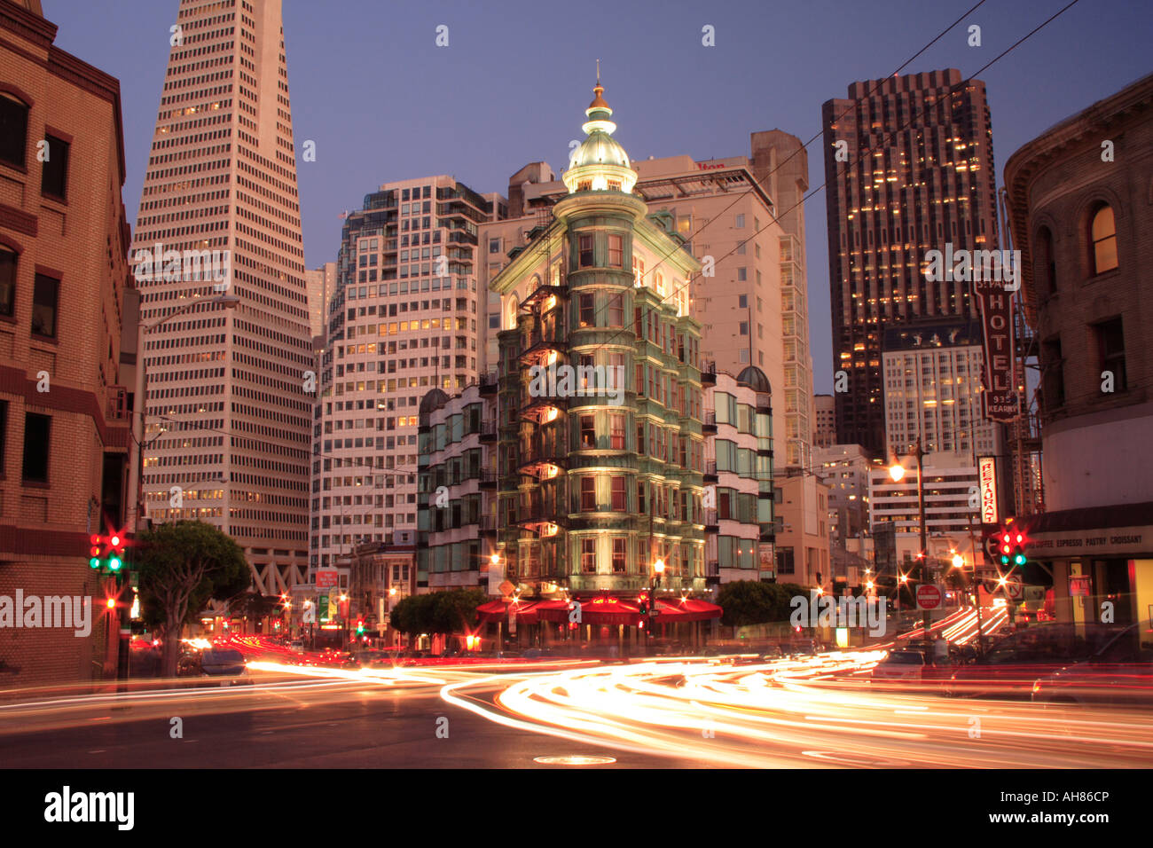 Sentinel Building at night, San Francisco Stock Photo - Alamy