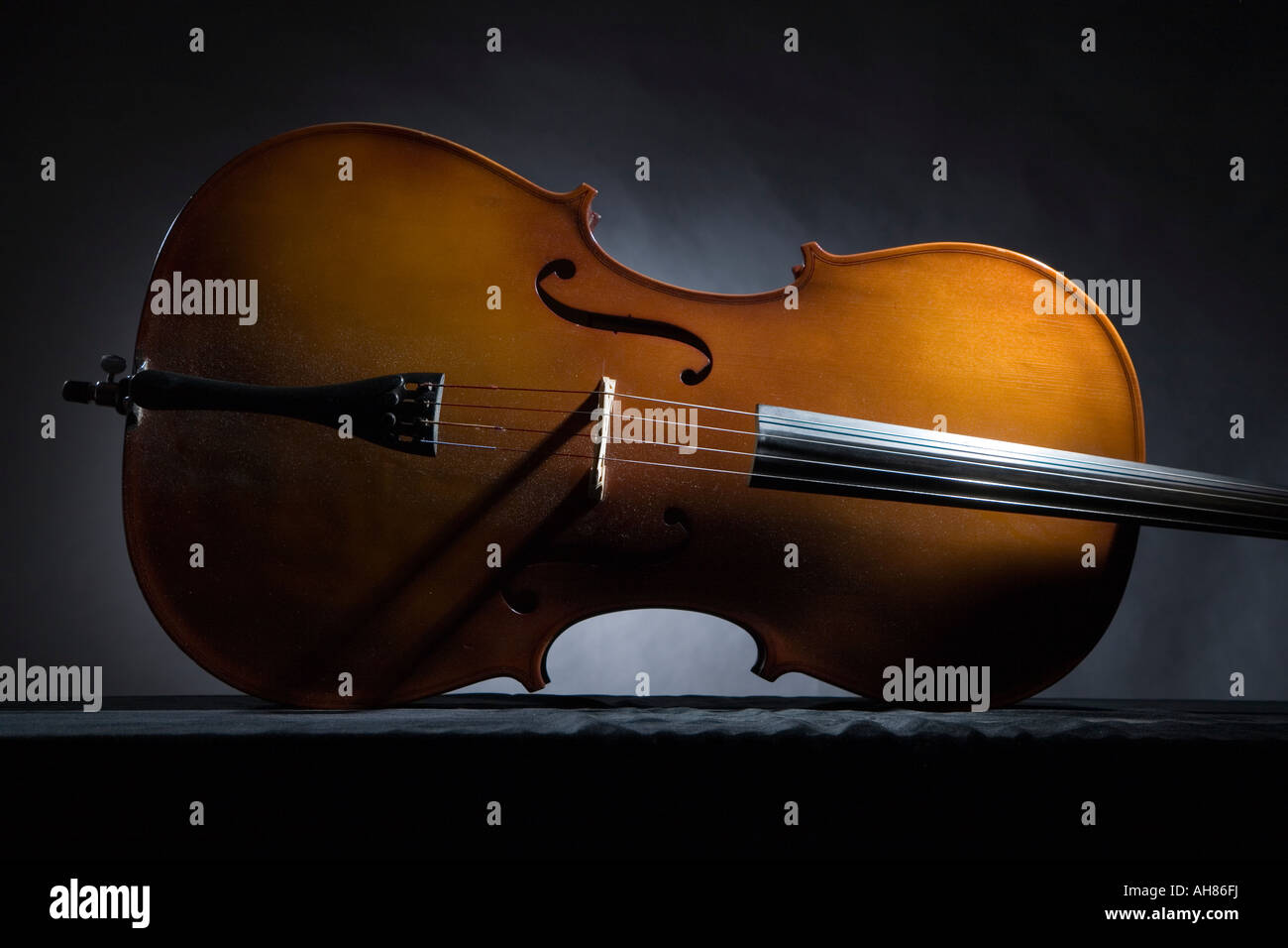 Instrumento musical barroco hi-res stock photography and images - Alamy