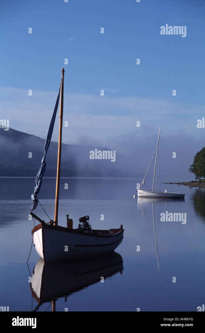 Sailing boats on coniston water hi-res stock photography and images - Alamy