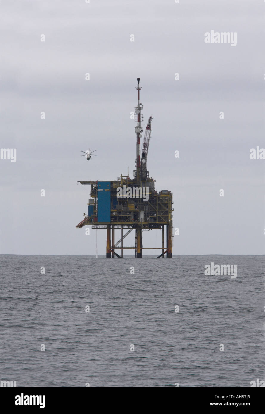 Rig helicopter hi-res stock photography and images - Alamy