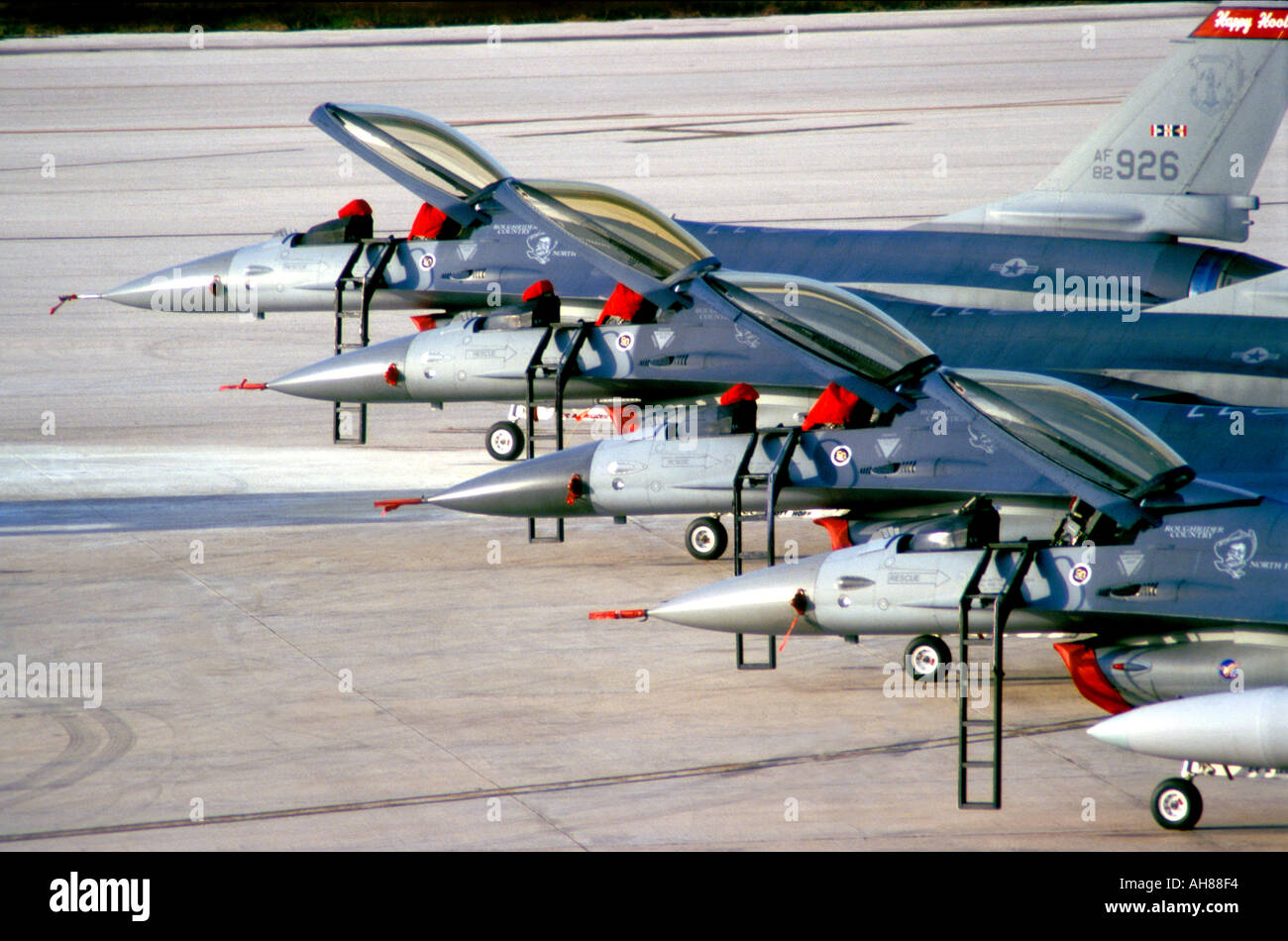 Jet fighter platform hi-res stock photography and images - Alamy